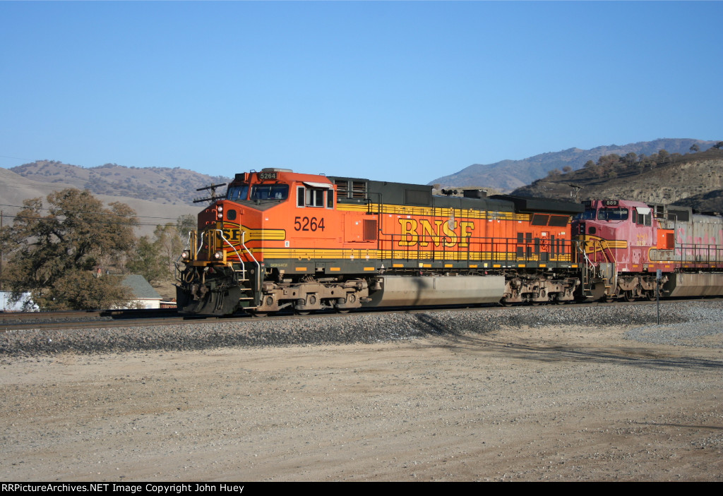 BNSF 5264